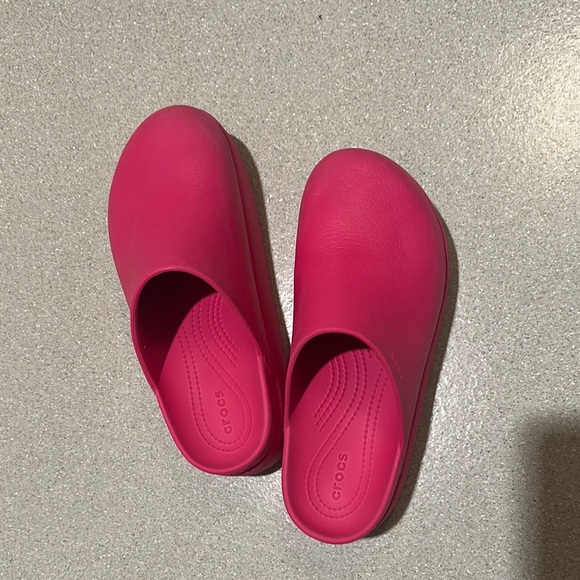 CROCS | Shoes | Crocs Dylan Platform Pink Slipon Clogs In Dragonfruit ...